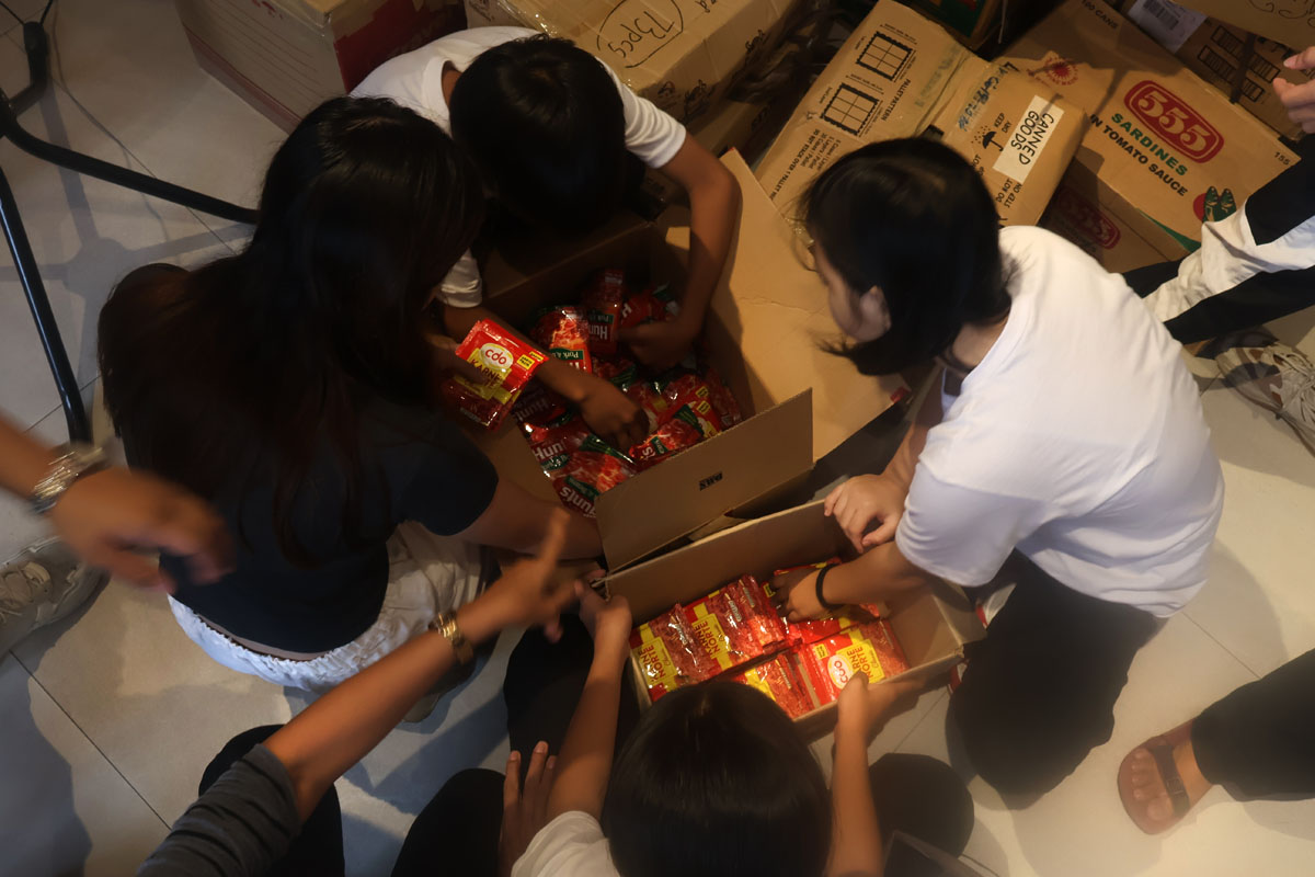 Relief Teams Rush to Support Bicol in Typhoon Kristine Aftermath – Mata ...